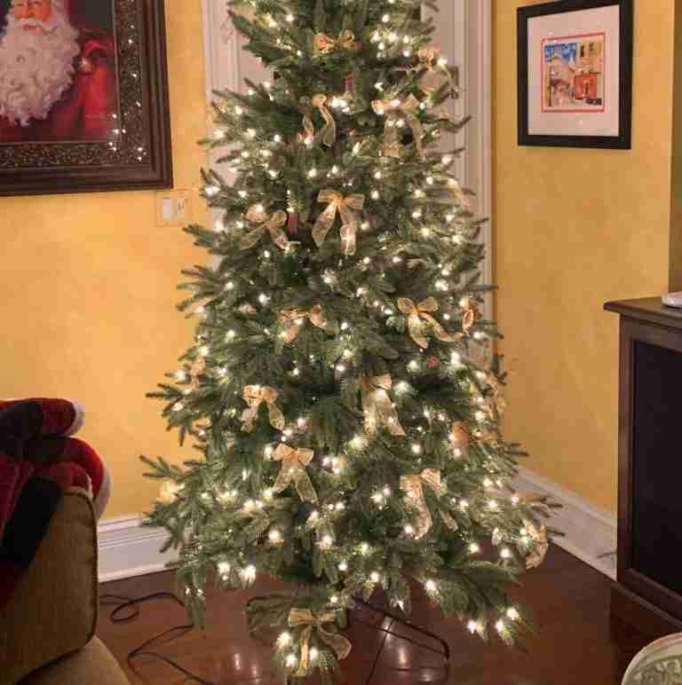 How to Decorate a Christmas Tree (Very Sparkly) in 4 Easy Steps! - Dr ...